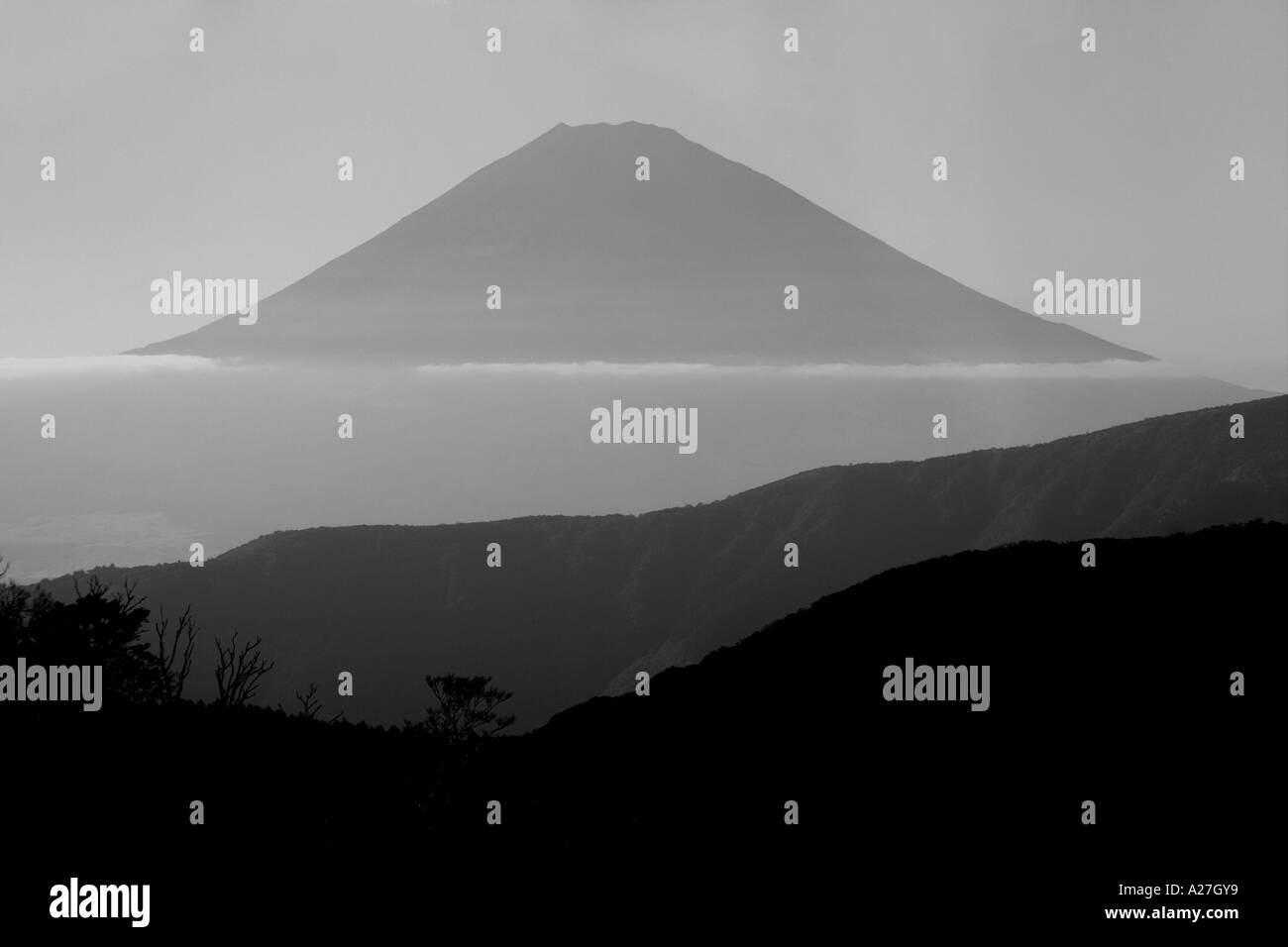 Mt fuji japan Black and White Stock Photos & Images - Alamy