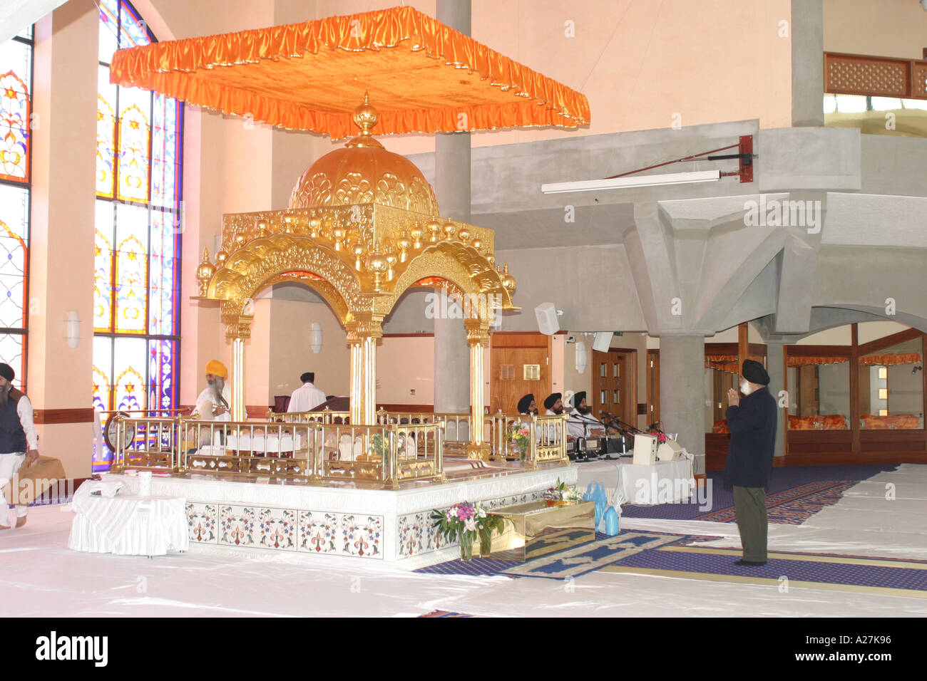 Sikh temple southall west london hi-res stock photography and images ...