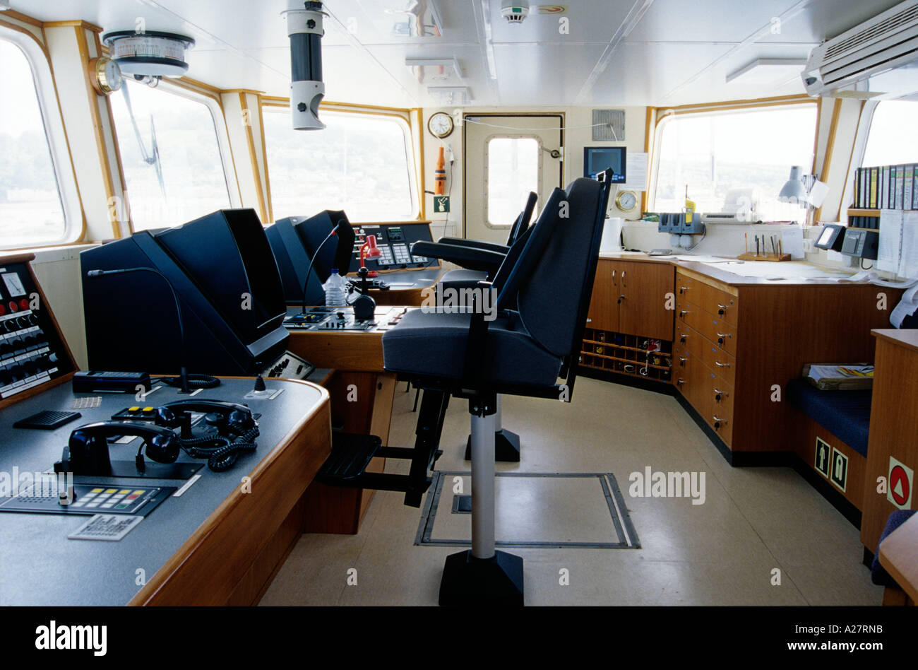 Bridge/Operations room on ship Stock Photo - Alamy