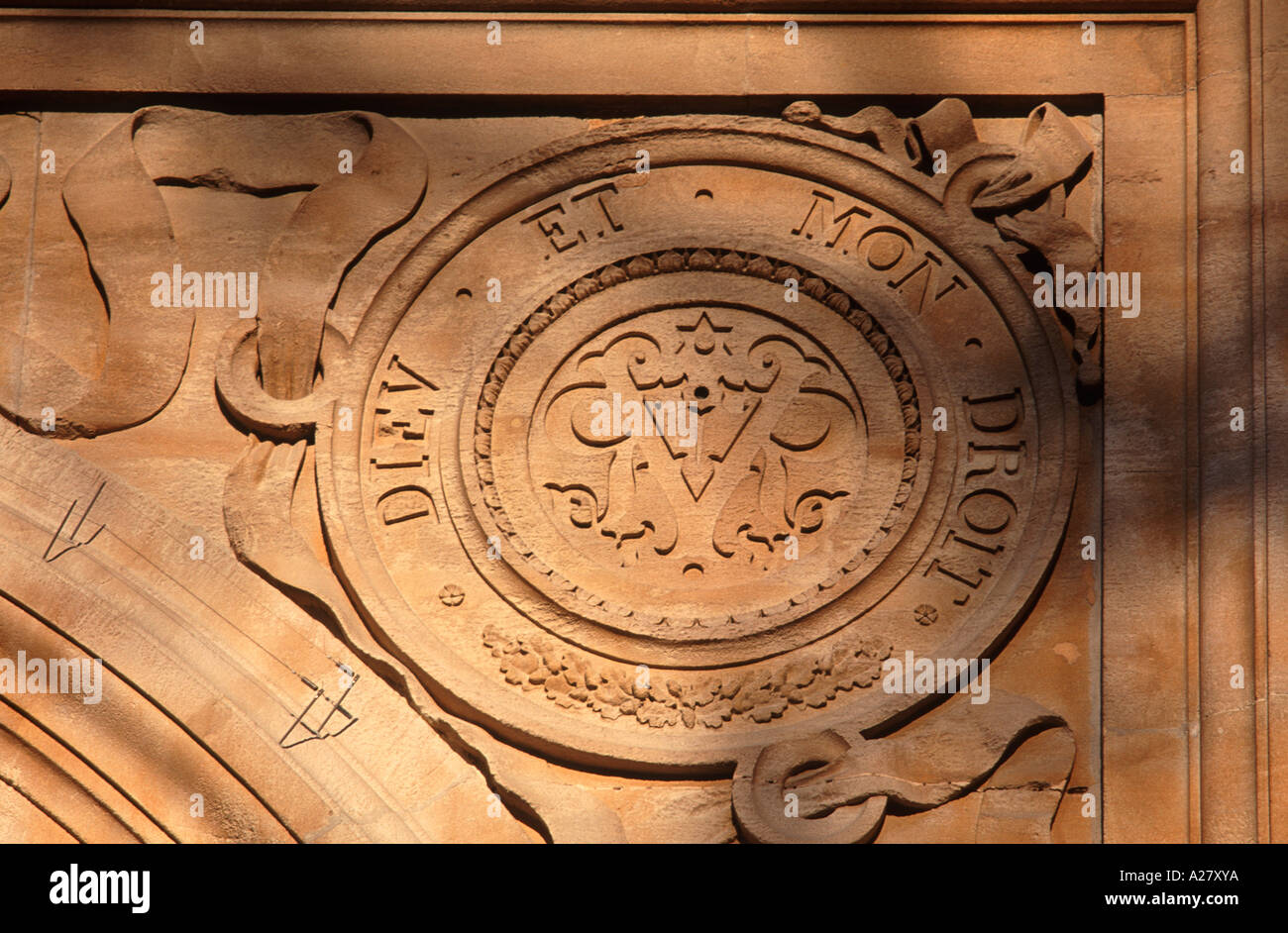 Queen victoria coat of arms hi-res stock photography and images - Alamy