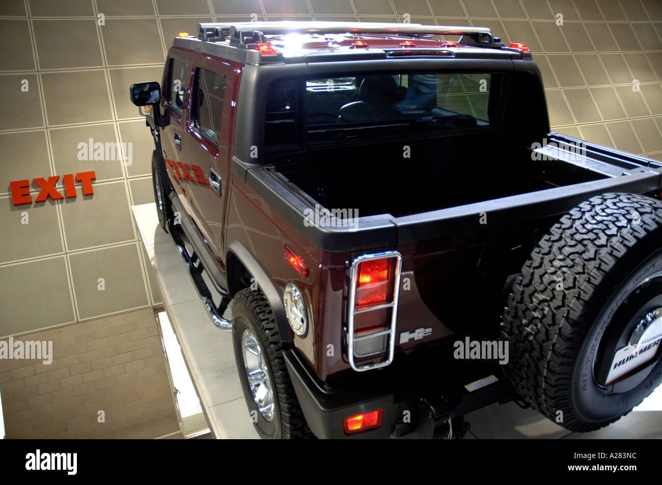 Hummer displays hi-res stock photography and images - Alamy