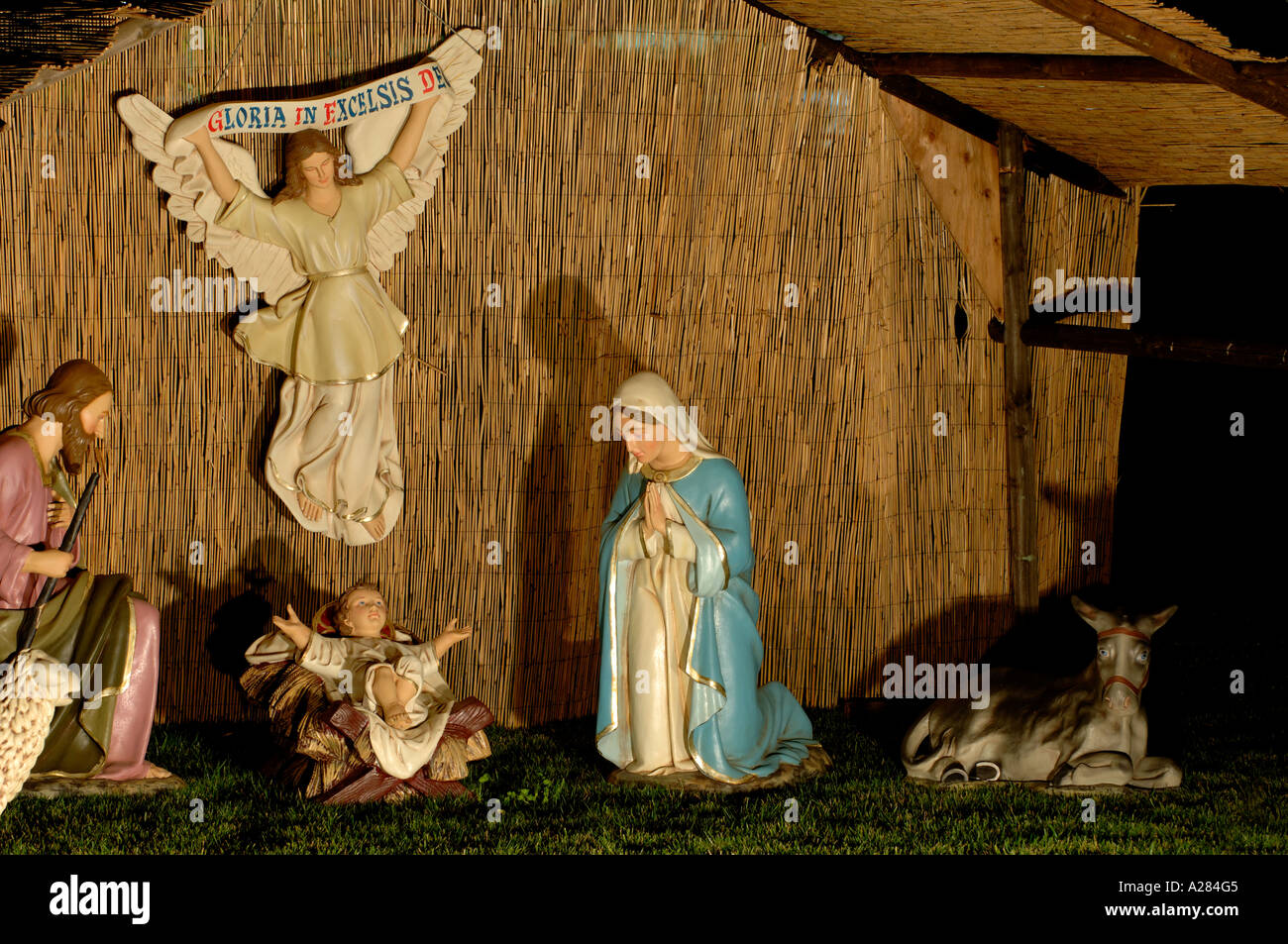Nativity Scene Statues Stock Photo - Alamy