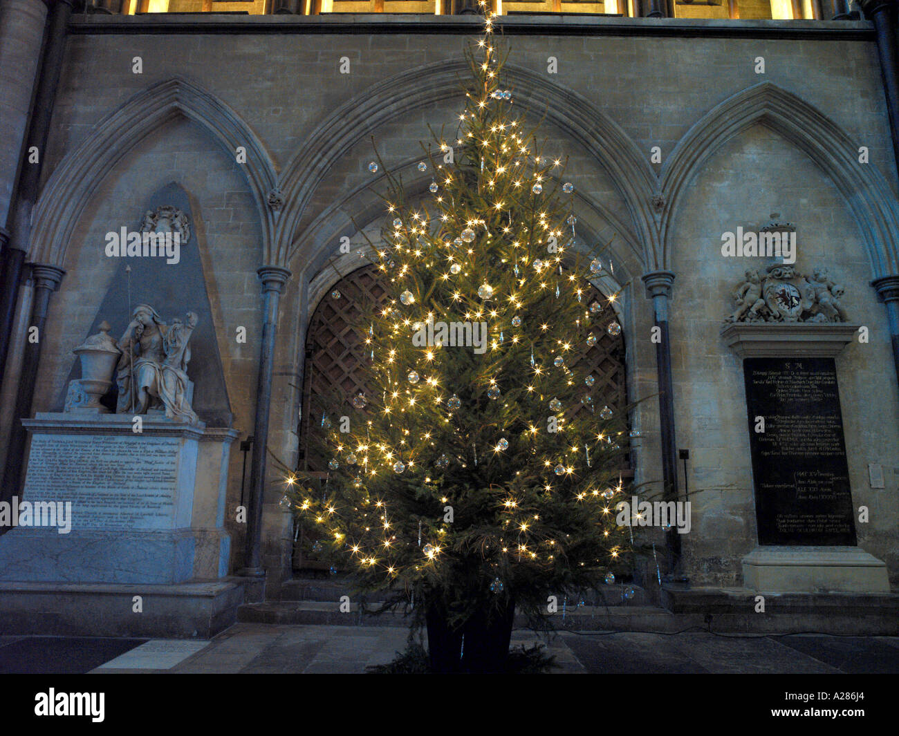 Salisbury cathedral christmas hi-res stock photography and images - Alamy