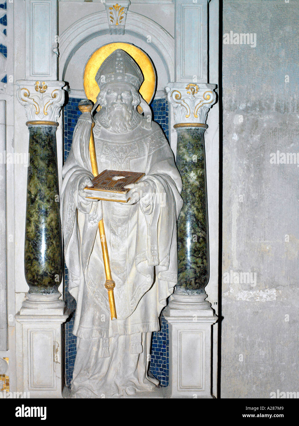 Saint boniface hi-res stock photography and images - Alamy