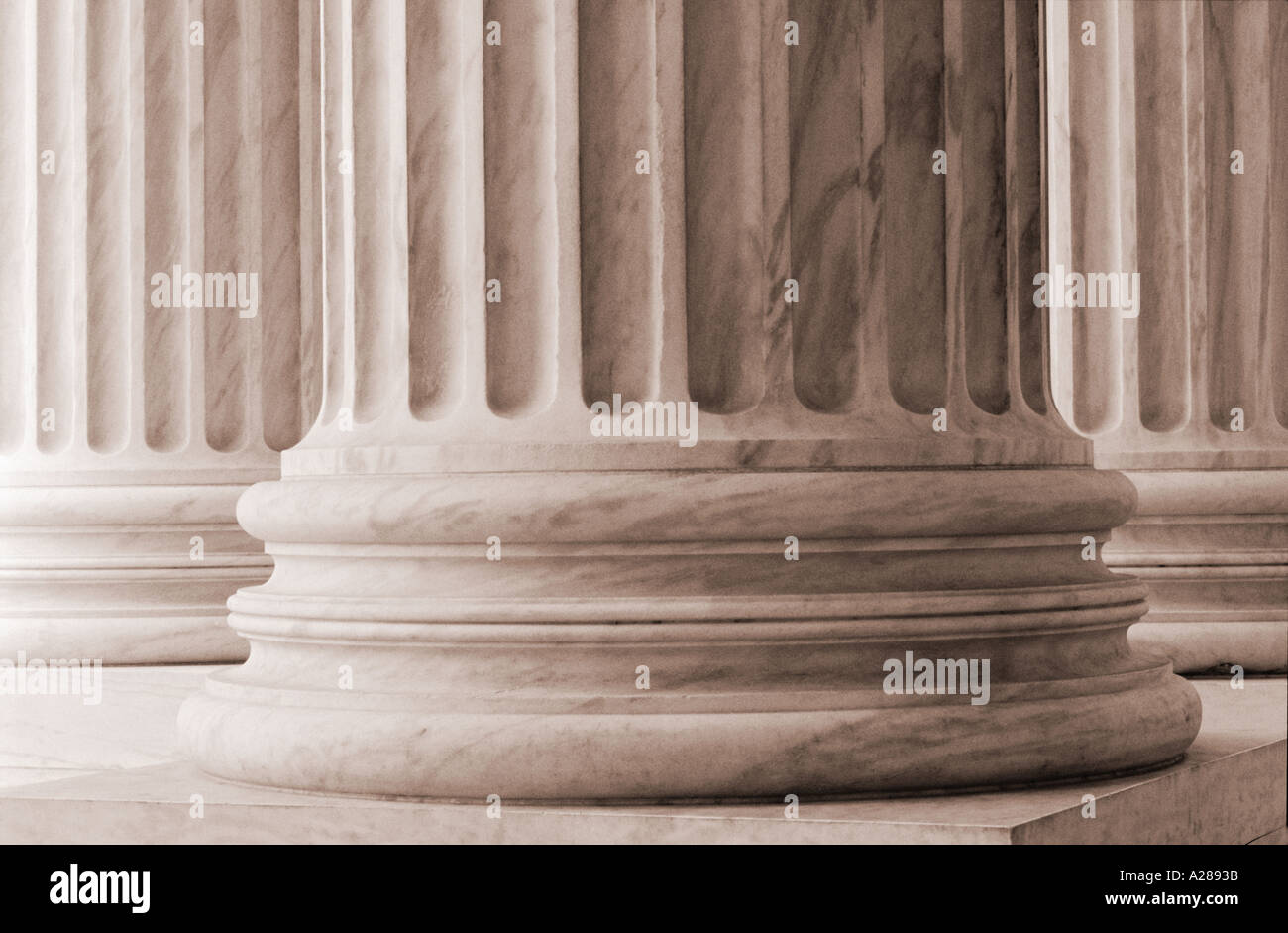 columns at supreme court Stock Photo - Alamy