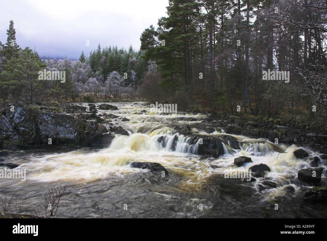 Tummel bridge hi-res stock photography and images - Alamy