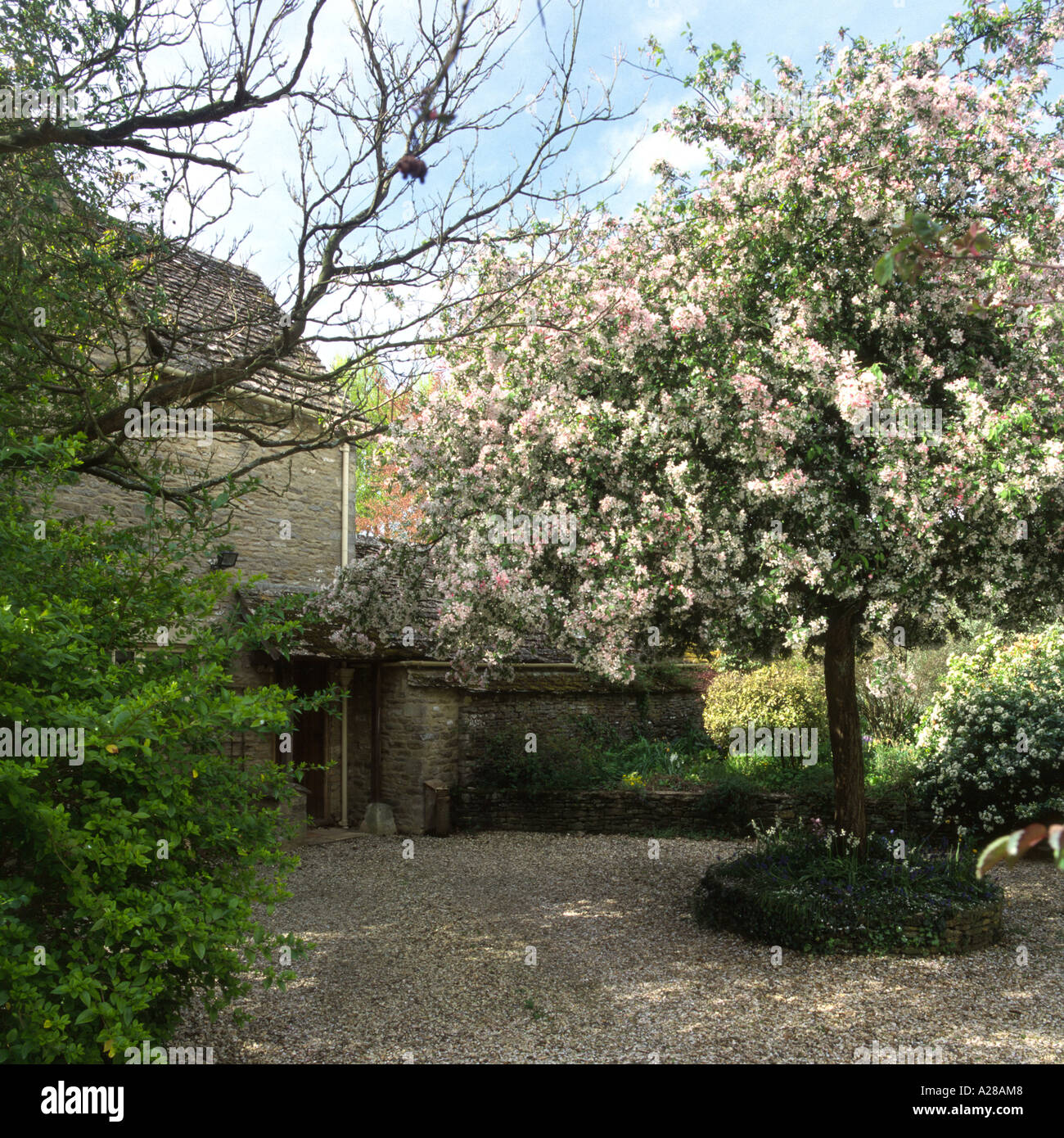 Corner courtyard hi-res stock photography and images - Alamy