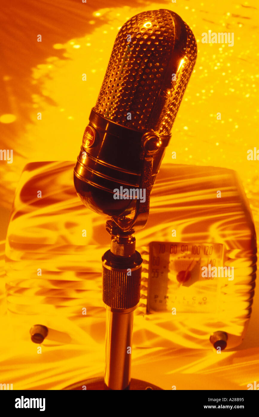 Old radio microphone hi-res stock photography and images - Alamy