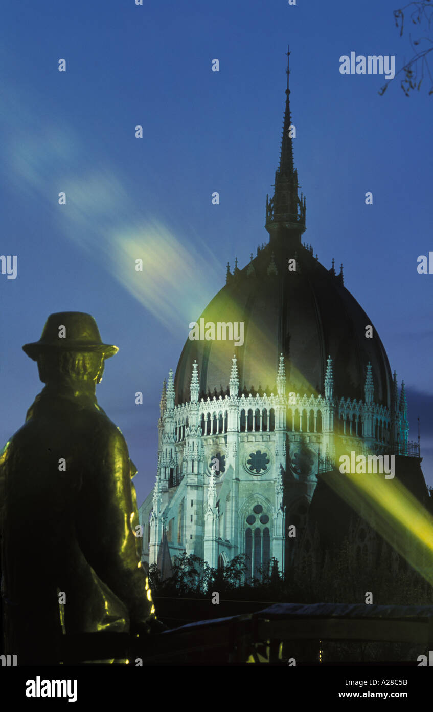 1956 hungarian revolution statue hi-res stock photography and images ...