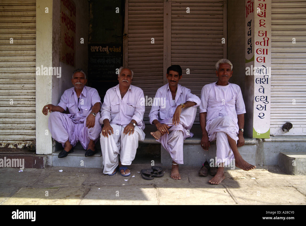 Gujarati dress hi-res stock photography and images - Alamy