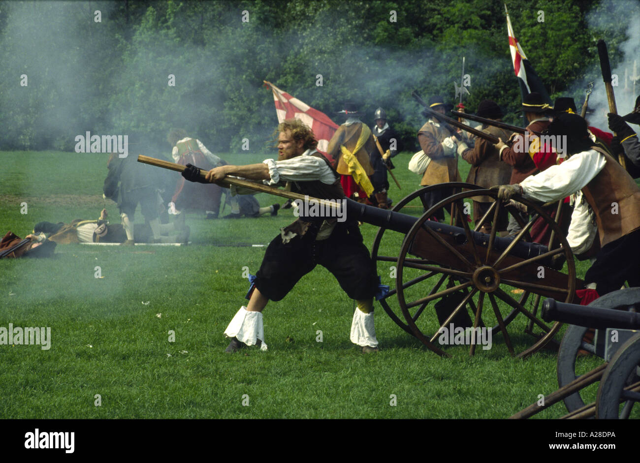 Breech loading cannon hi-res stock photography and images - Alamy