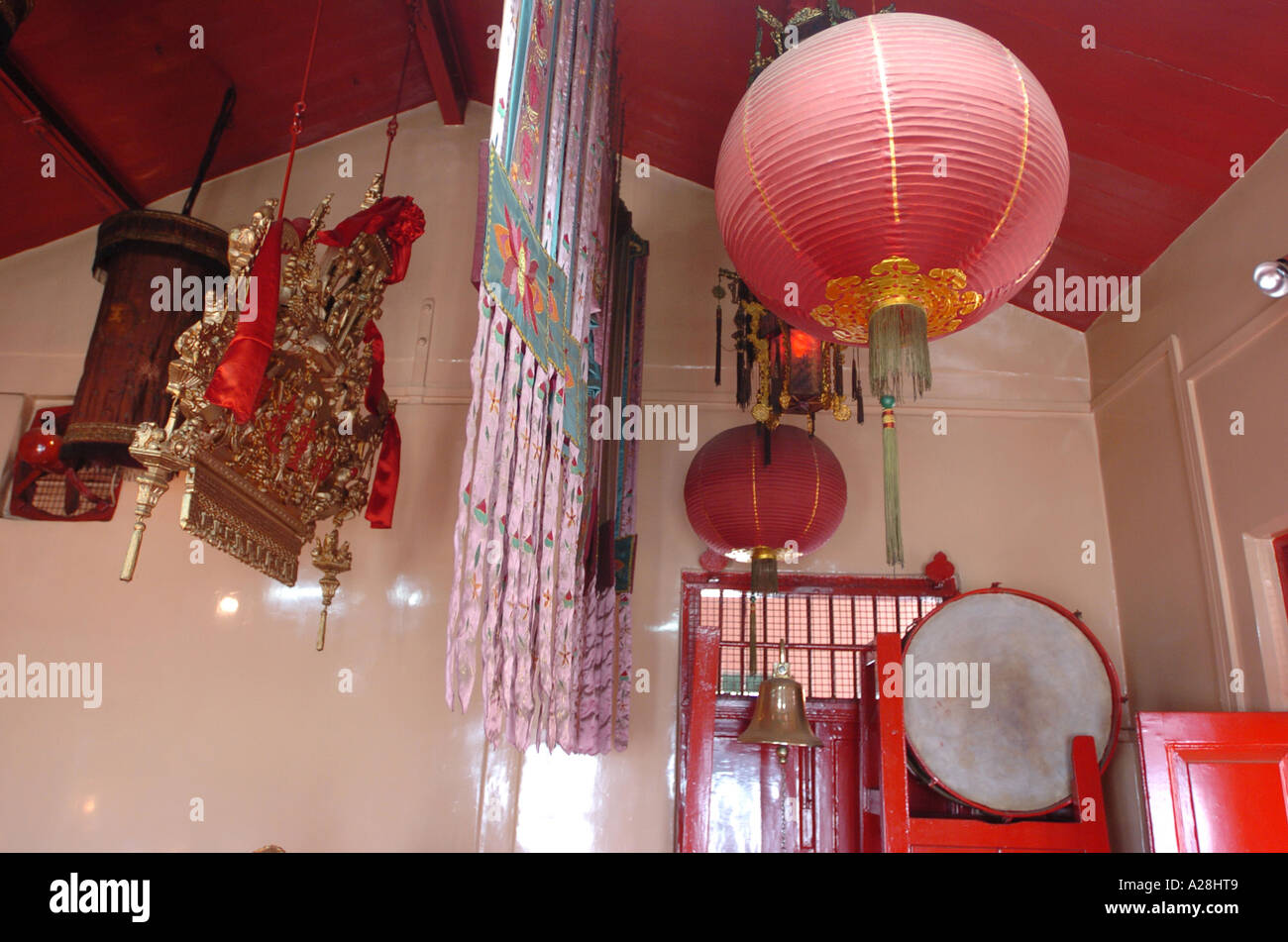 Interior temple in mumbai hi-res stock photography and images - Alamy