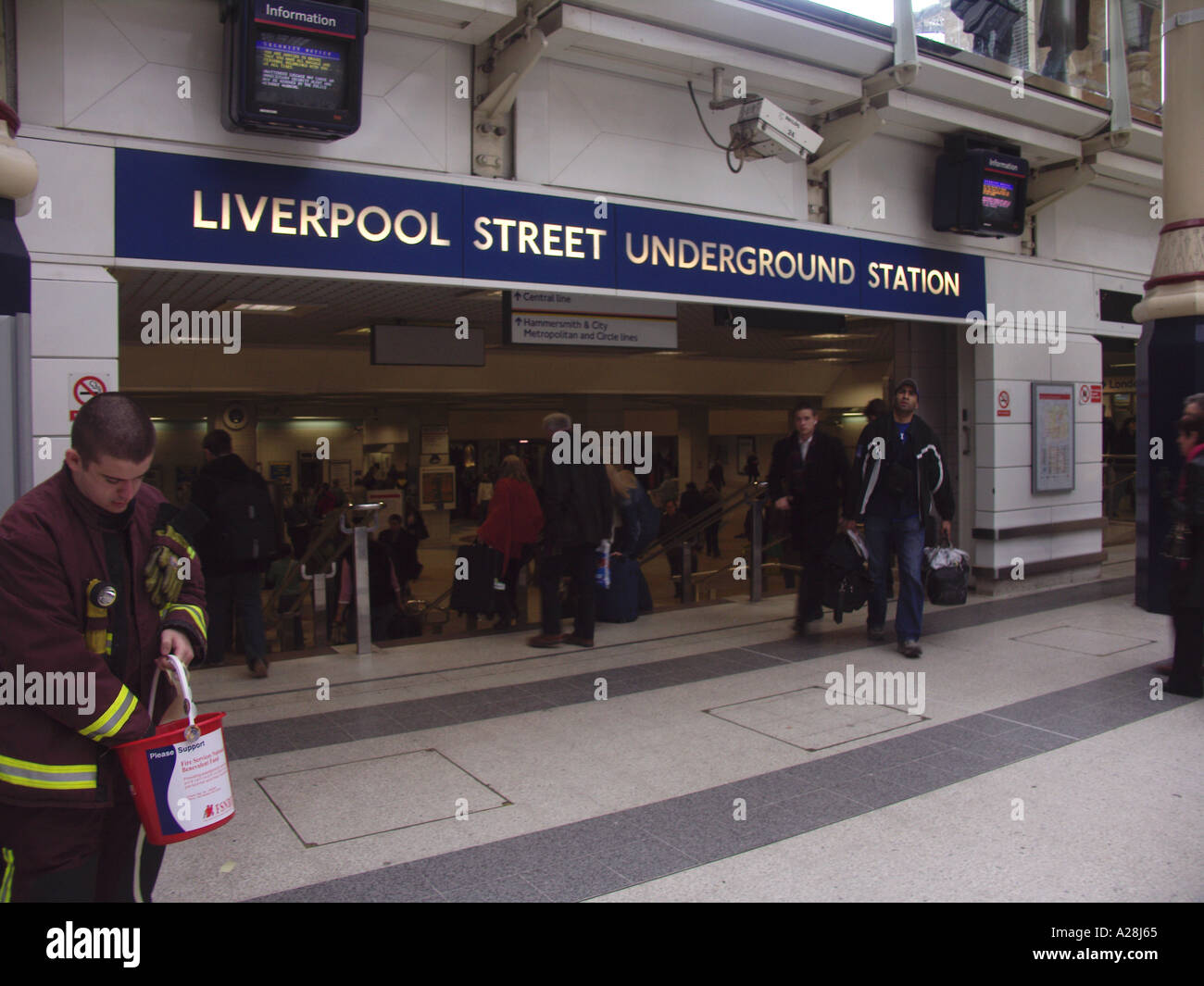 Liverpool Street underground station London Stock Photo - Alamy