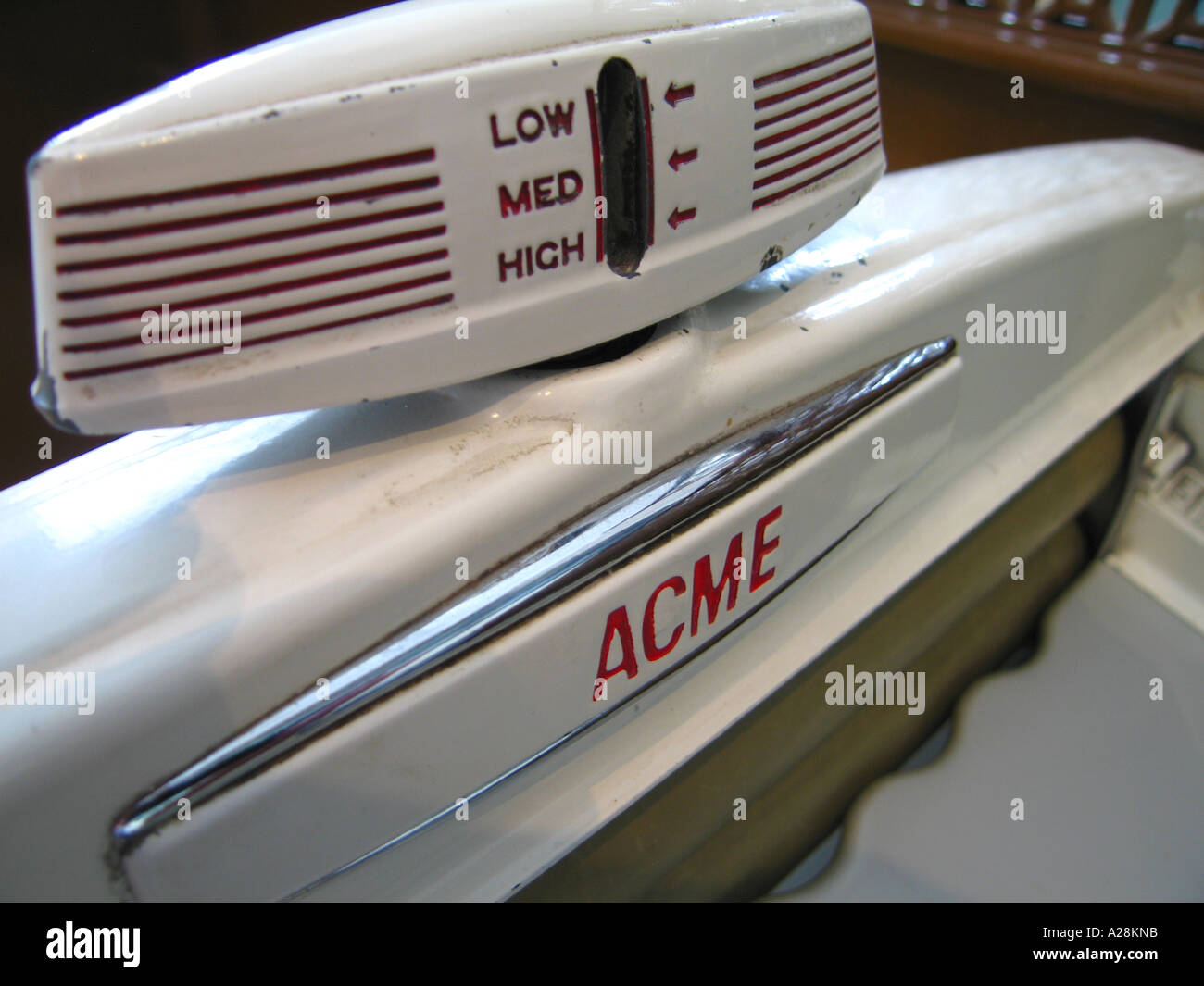 Old mangle hi-res stock photography and images - Alamy