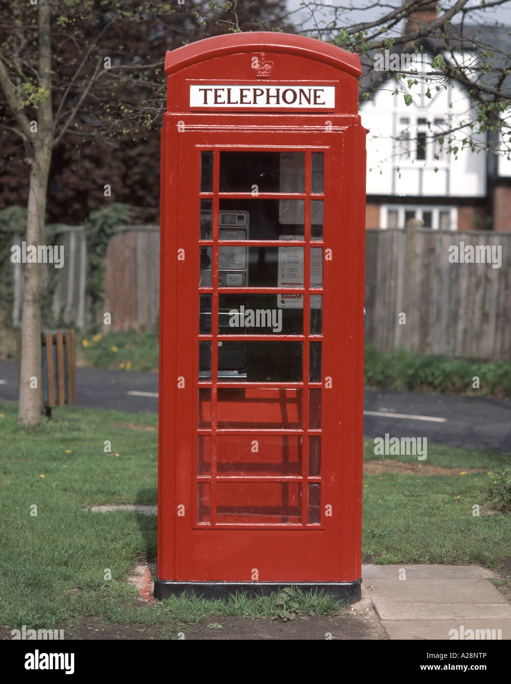 Red Telephone Box, Holyport, Berkshire. England, United Kingdom Stock ...