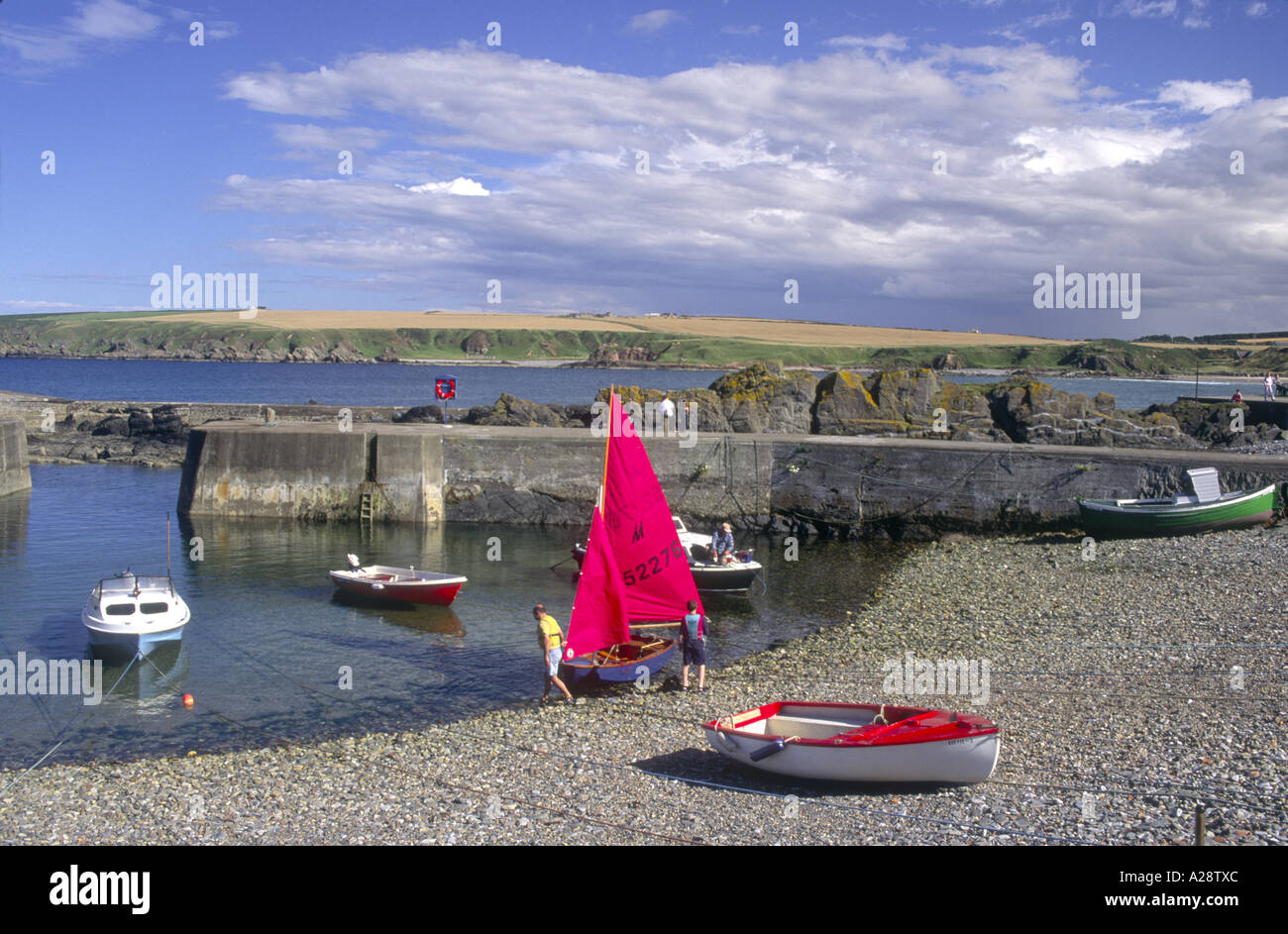 Sandend Harbour Aberdeenshire Stock Photo - Alamy