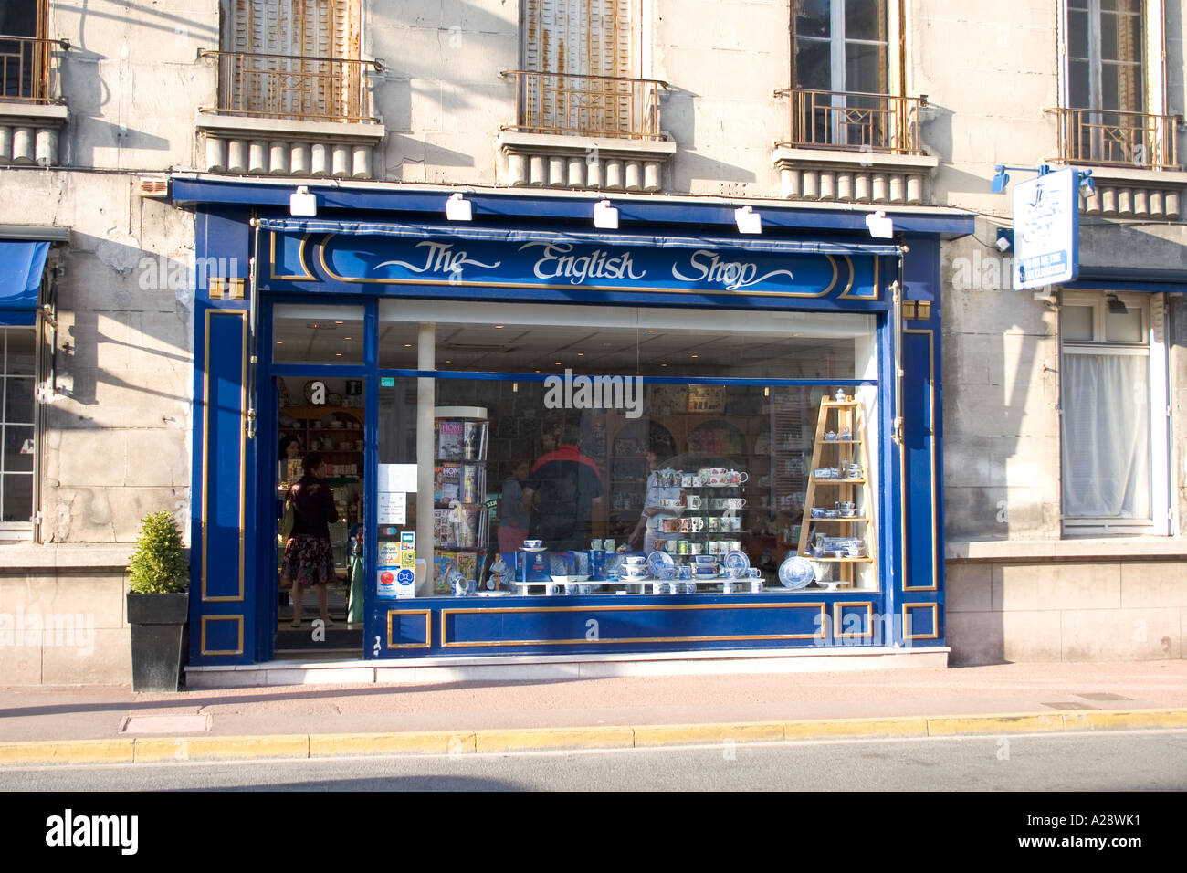 The english shop chantilly hi-res stock photography and images - Alamy