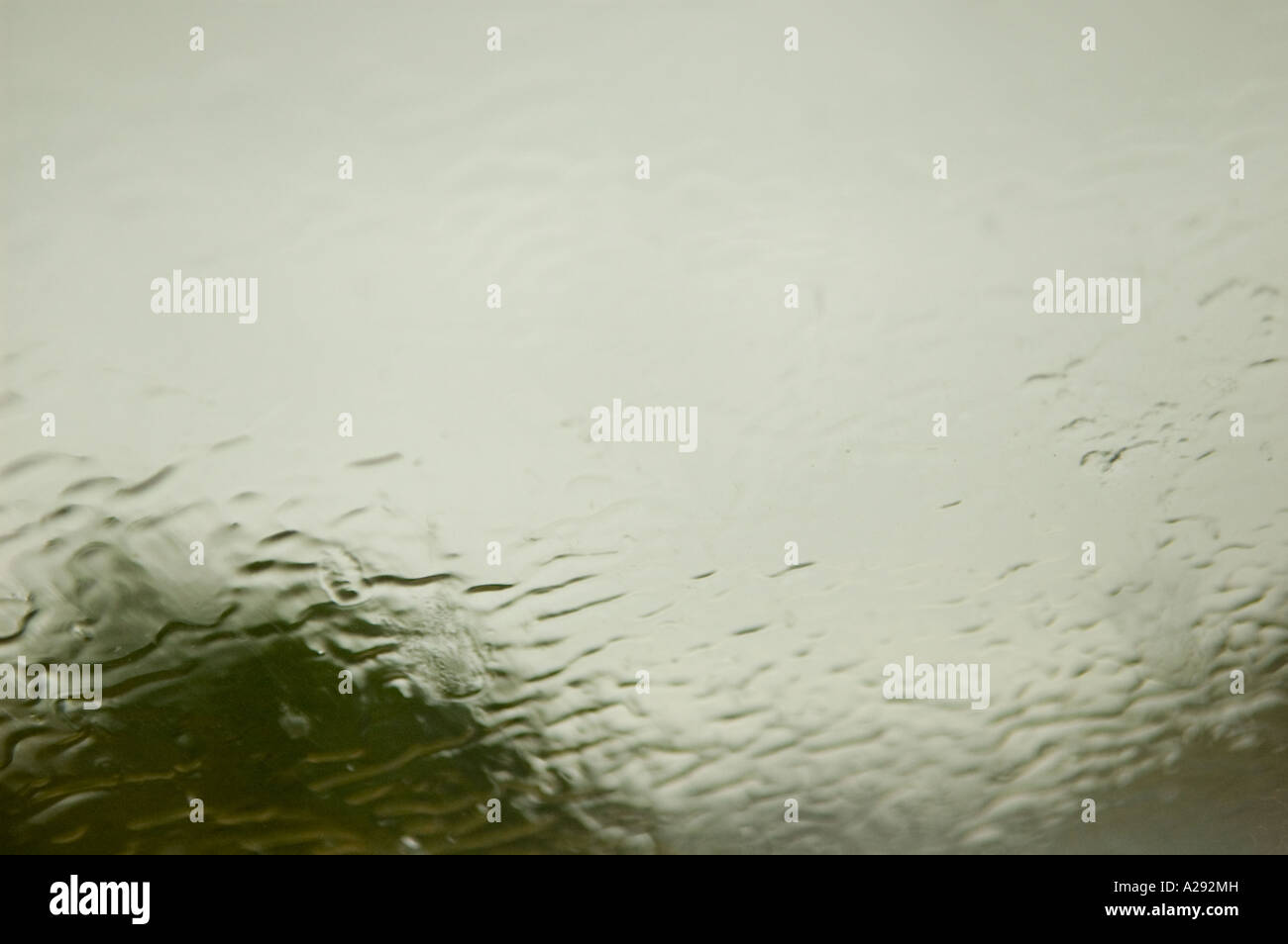 Water on windscreen Stock Photo - Alamy