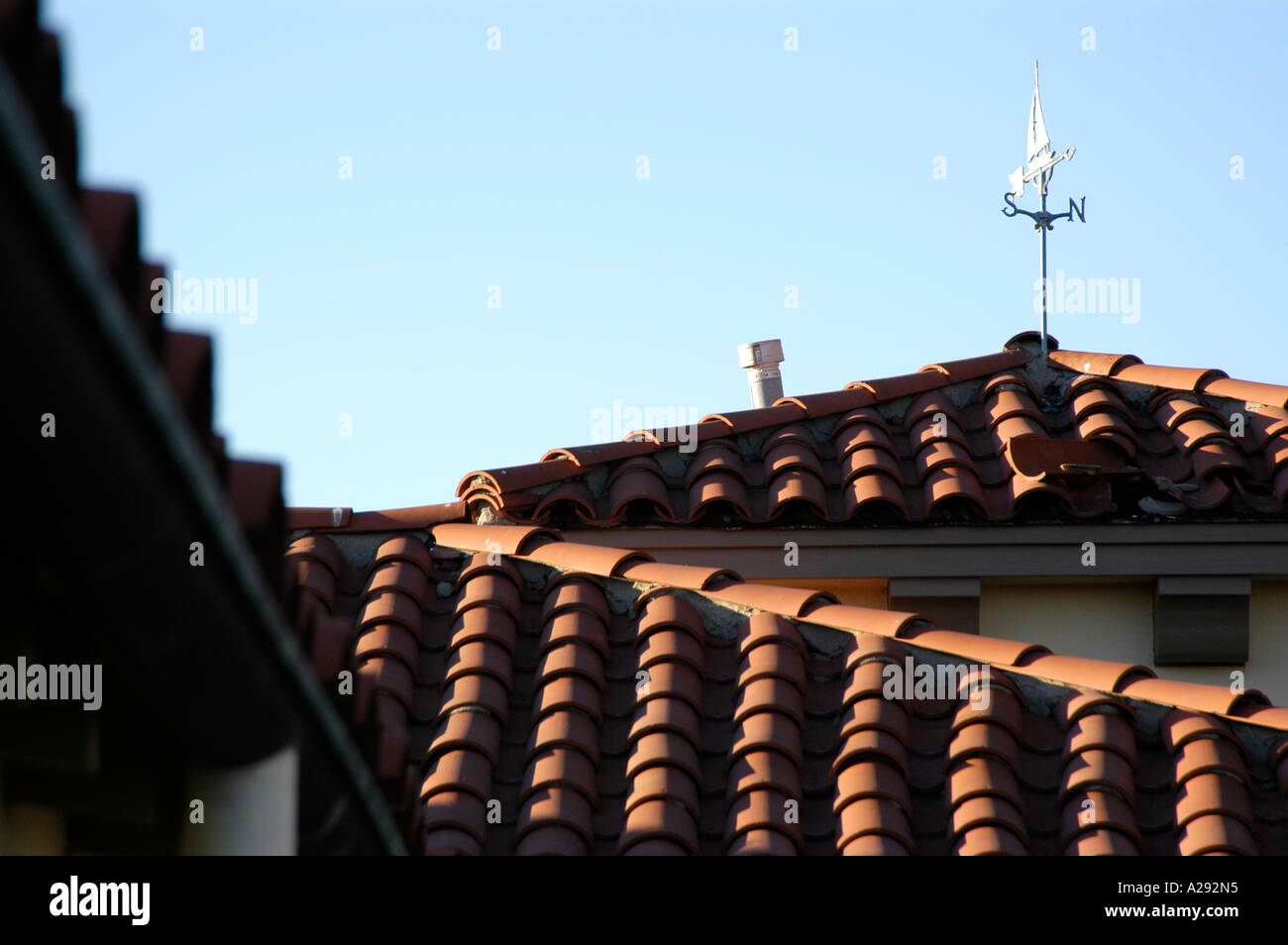 Santa barbara california red tile roofs hi-res stock photography and ...