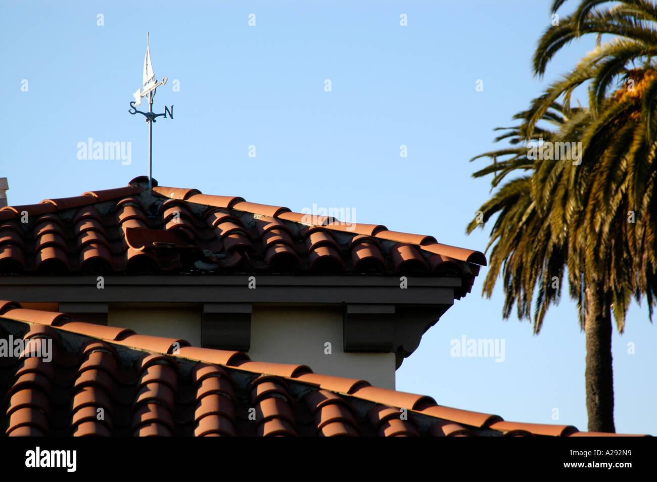 Santa barbara california red tile roofs hi-res stock photography and ...