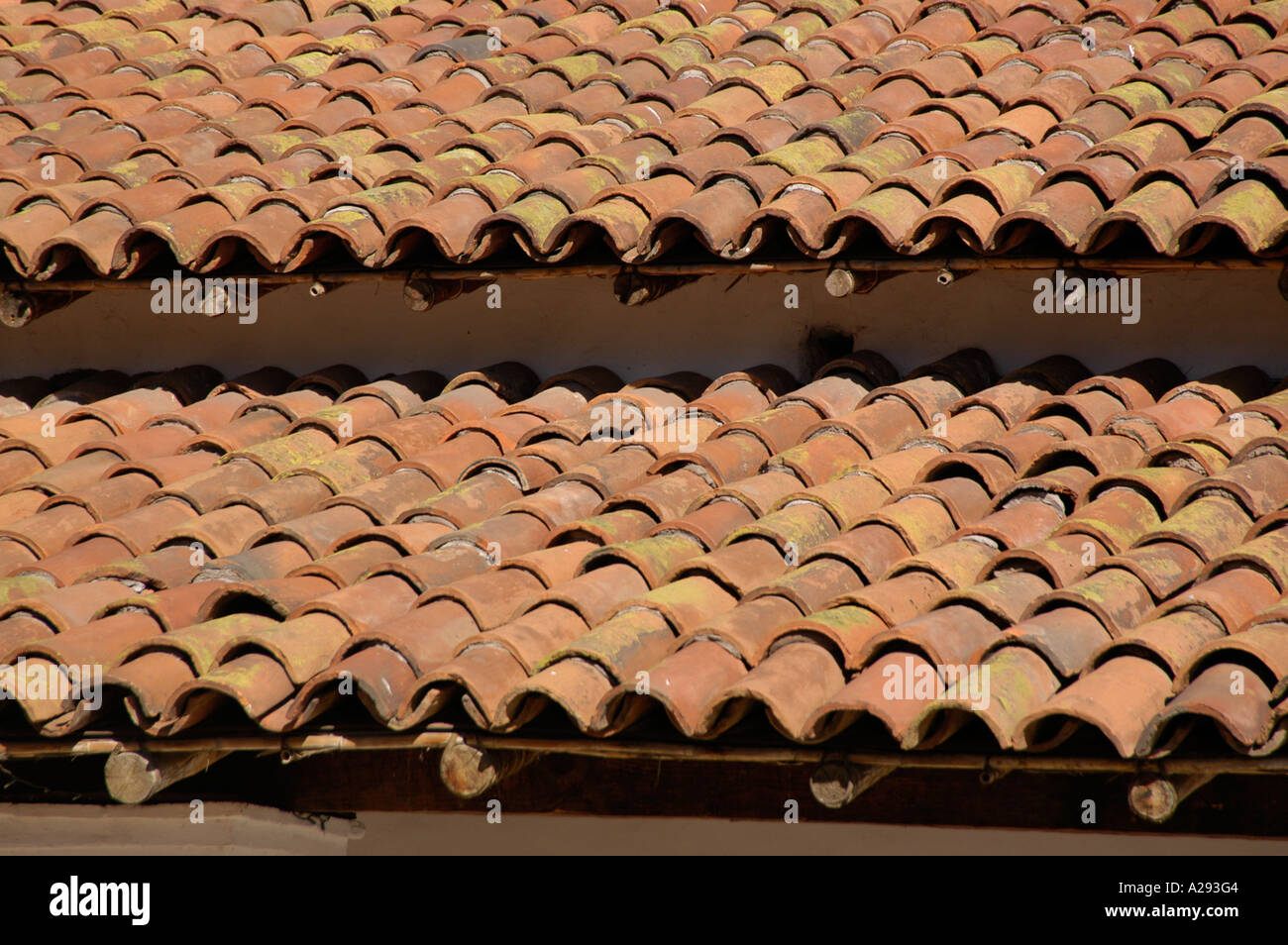 Santa barbara california red tile roofs hi-res stock photography and ...