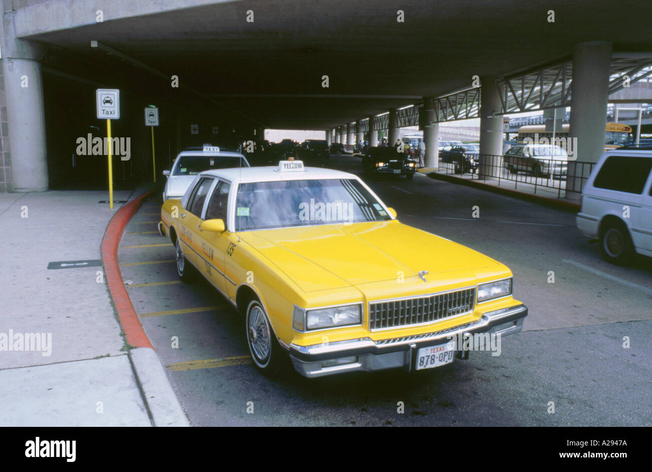 Airport taxi cab america hi-res stock photography and images - Alamy
