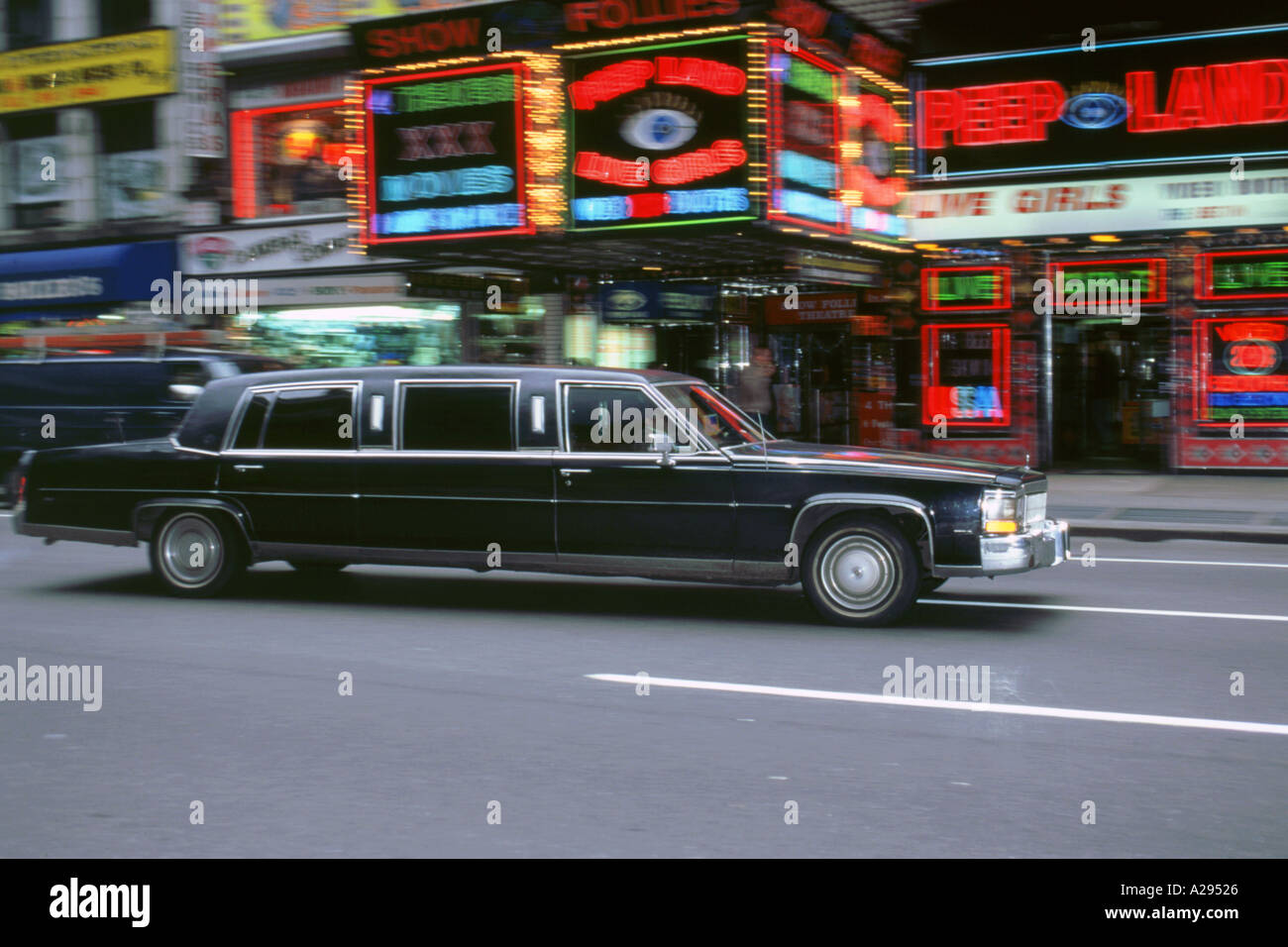 Black limousine hi-res stock photography and images - Alamy