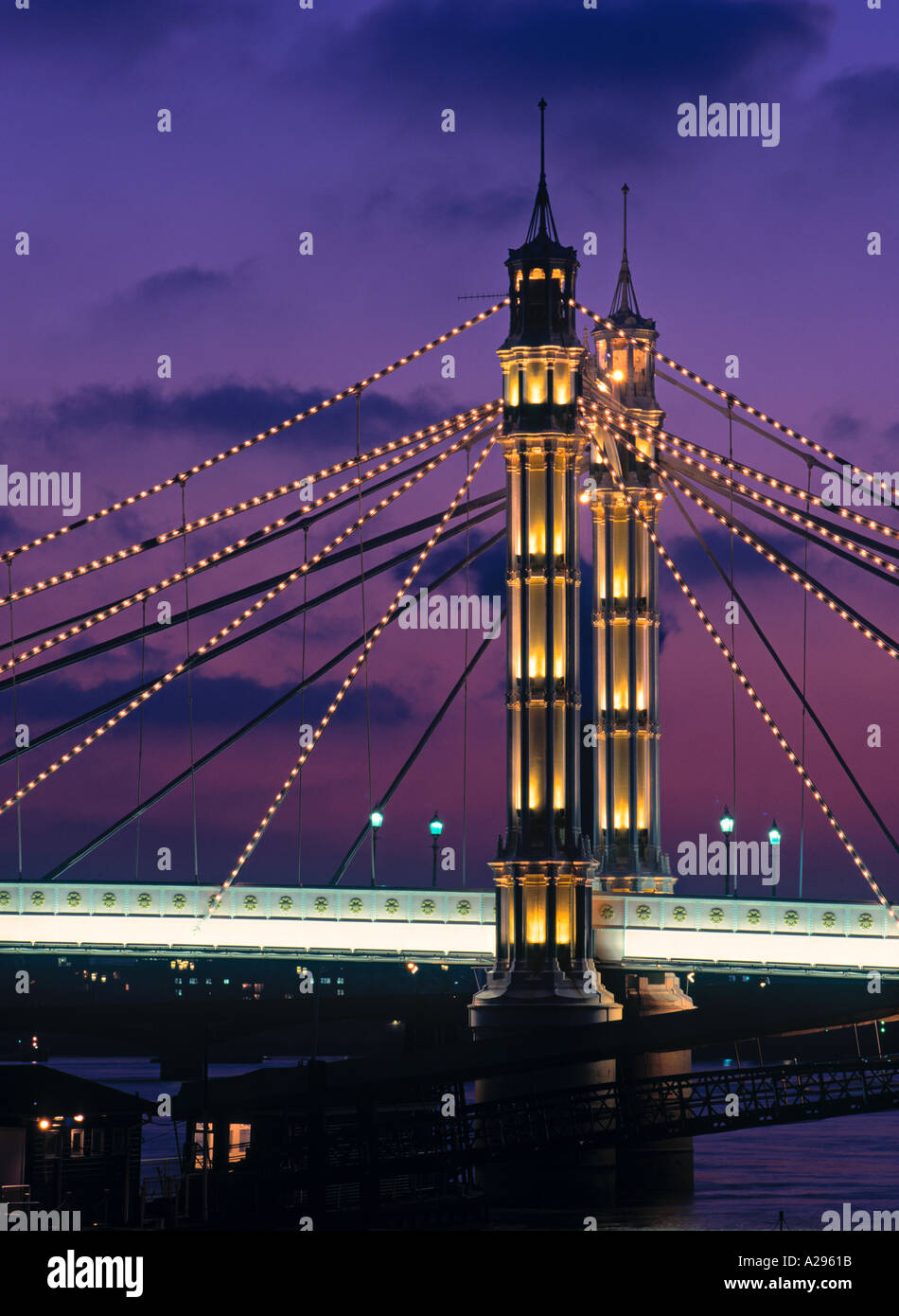 The albert bridge hi-res stock photography and images - Alamy