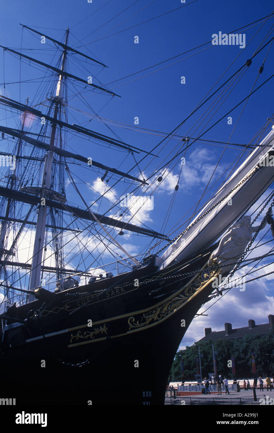 Cutty sark tea clipper rigging hi-res stock photography and images - Alamy