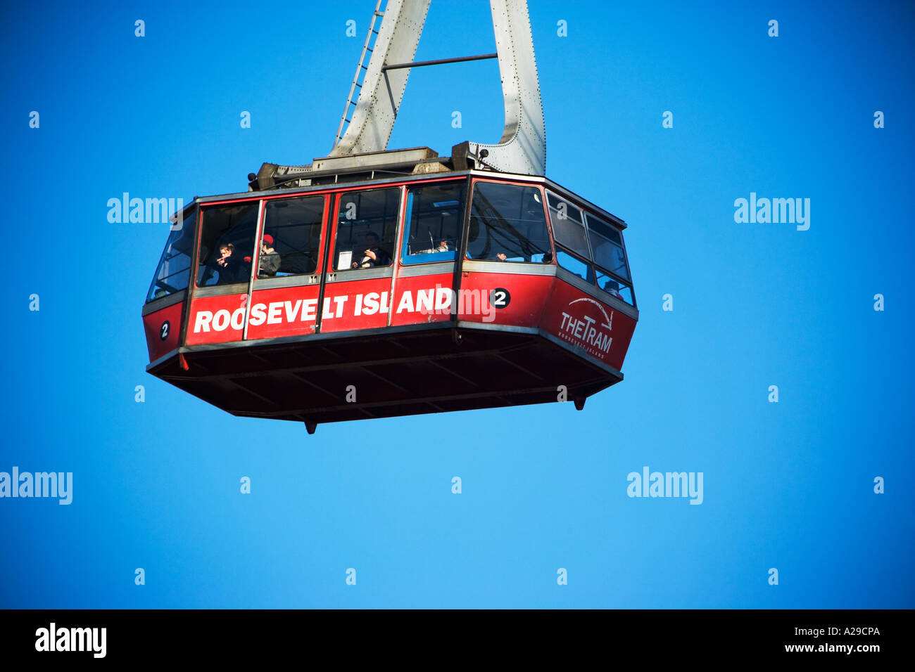 CABLE CAR, TRAMWAY TO ROOSEVELT ISLAND, NEW YORK CITY Stock Photo - Alamy
