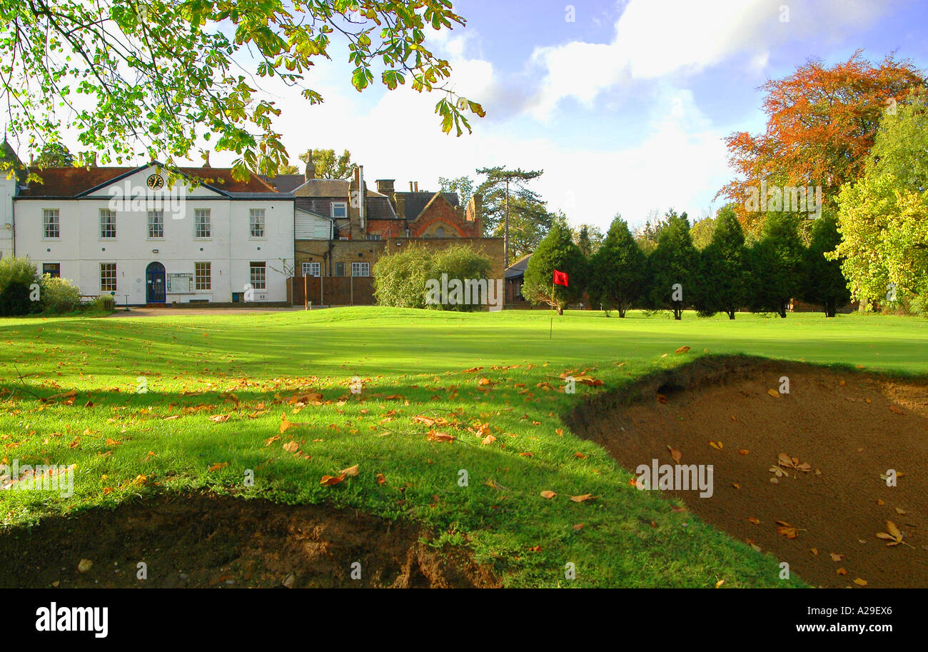 Red autumn leaves golf course hi-res stock photography and images - Alamy