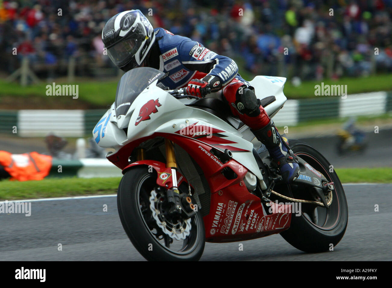 Simon Andrews on his Yamaha R6 in the British Supersport Championship ...
