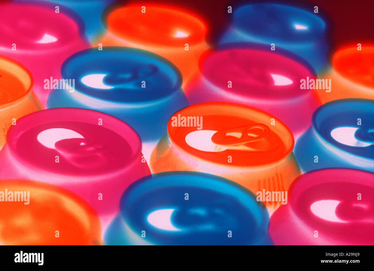 Used drinks cans hi-res stock photography and images - Alamy