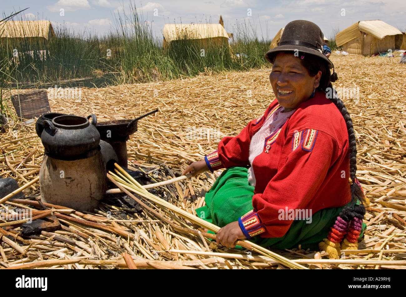 Cook island traditional dress hi-res stock photography and images - Alamy