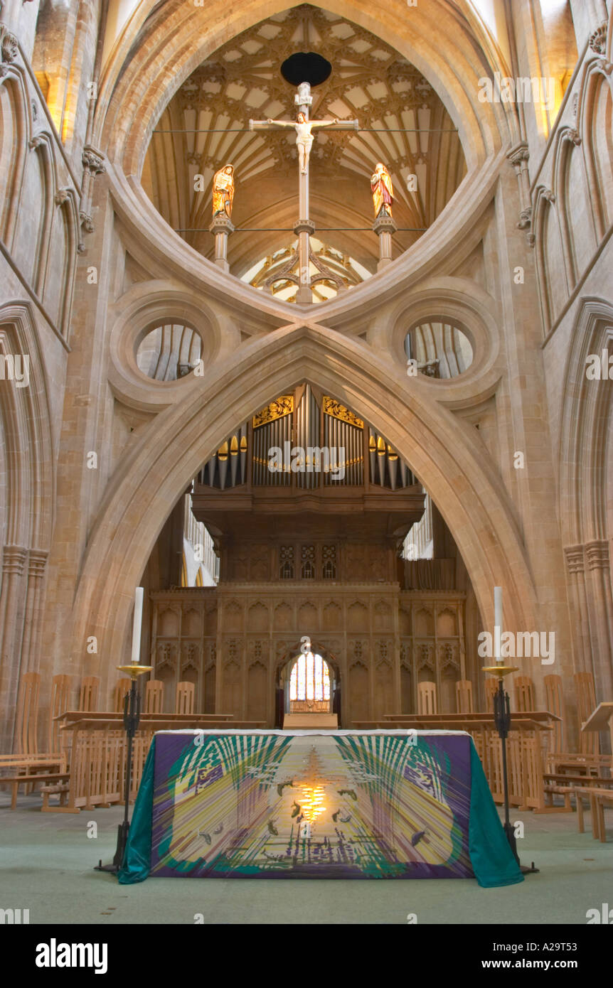 The high altar Wells Cathedral Stock Photo - Alamy