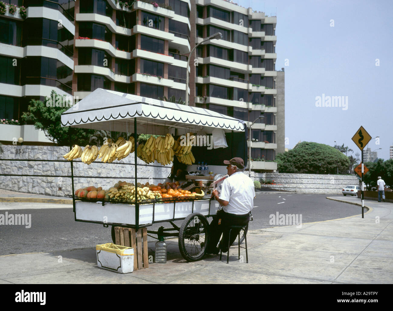 Fruit vendor in lima hi-res stock photography and images - Alamy