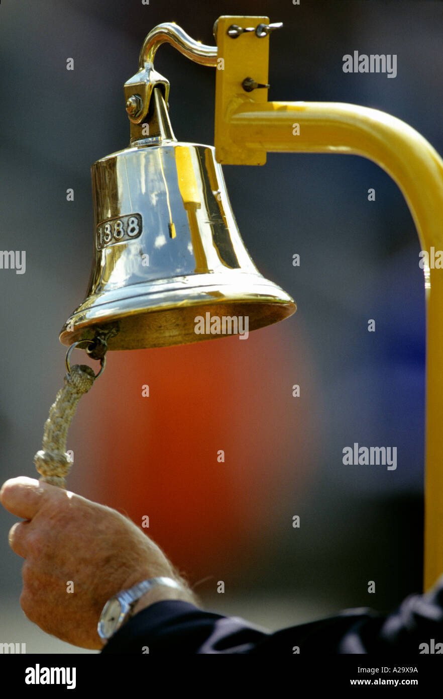 Athletics last lap bell hi-res stock photography and images - Alamy