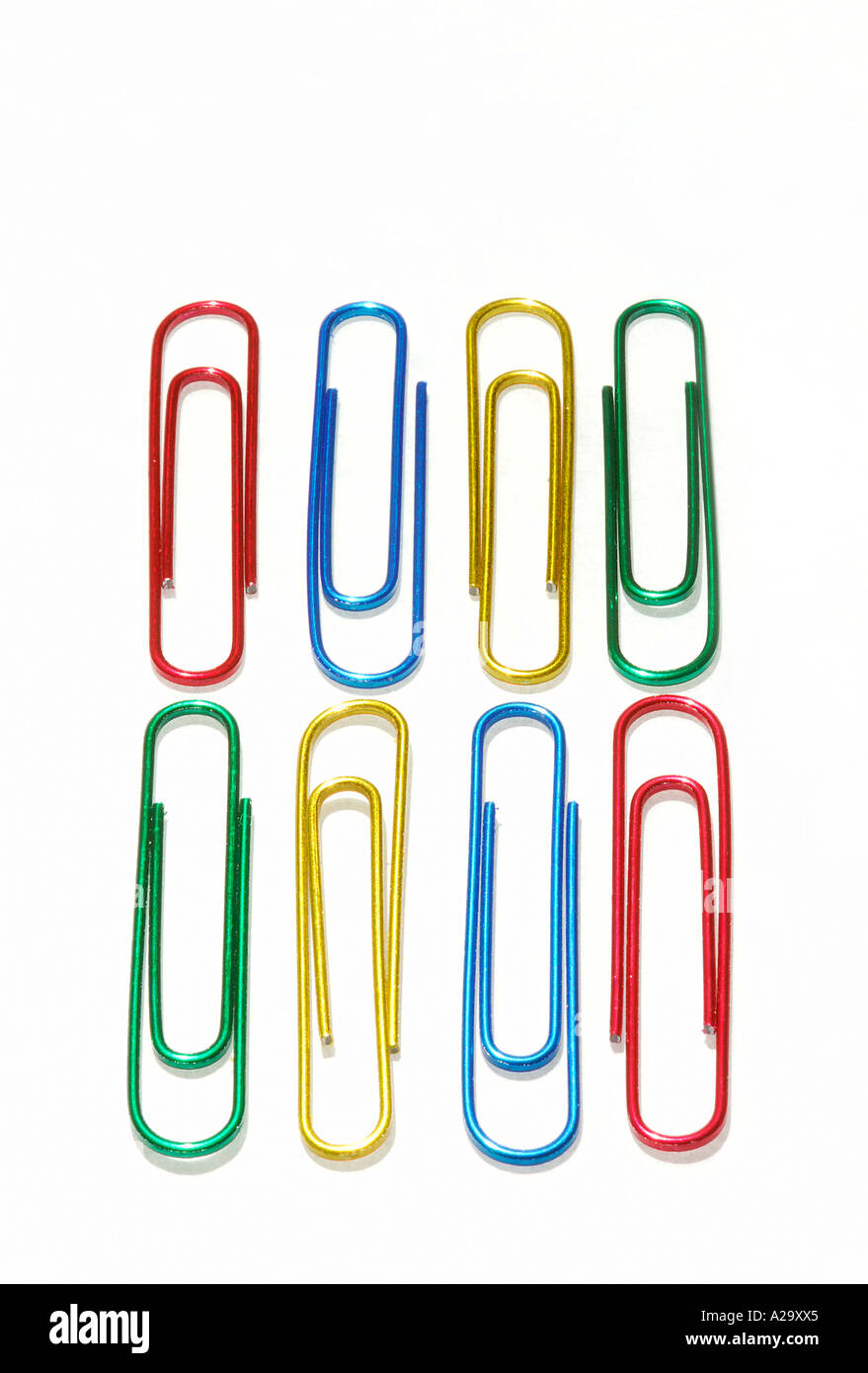 Row paper clips hi-res stock photography and images - Alamy
