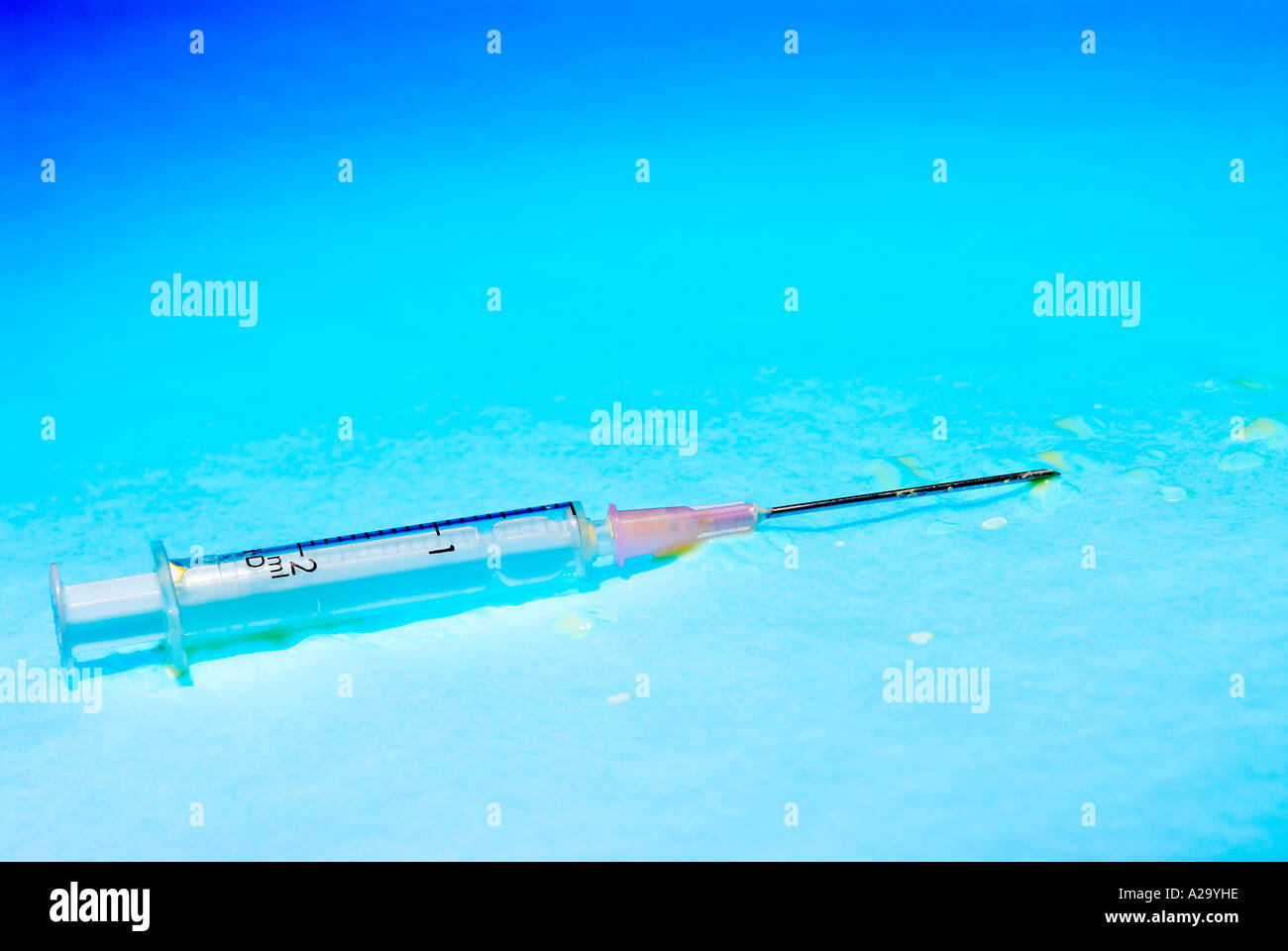 Hypodermic syringe, close-up Stock Photo - Alamy