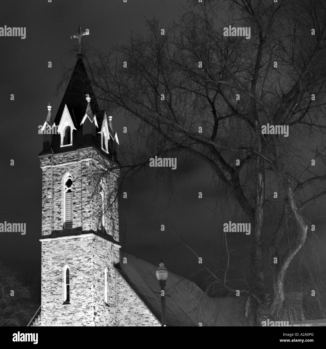 A church at night Stock Photo - Alamy