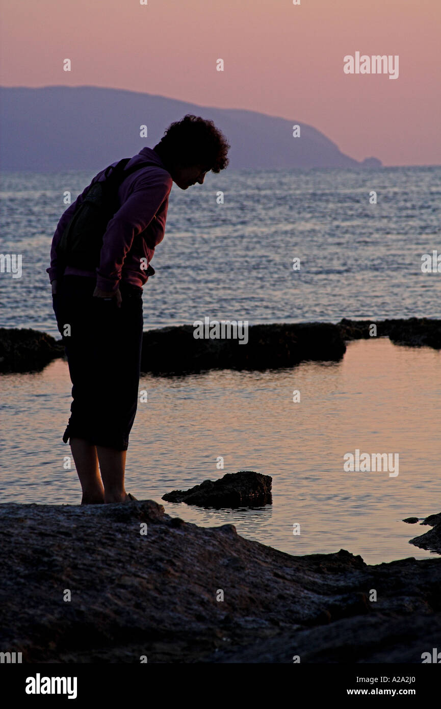 Silhouette island turtle rocks hi-res stock photography and images - Alamy