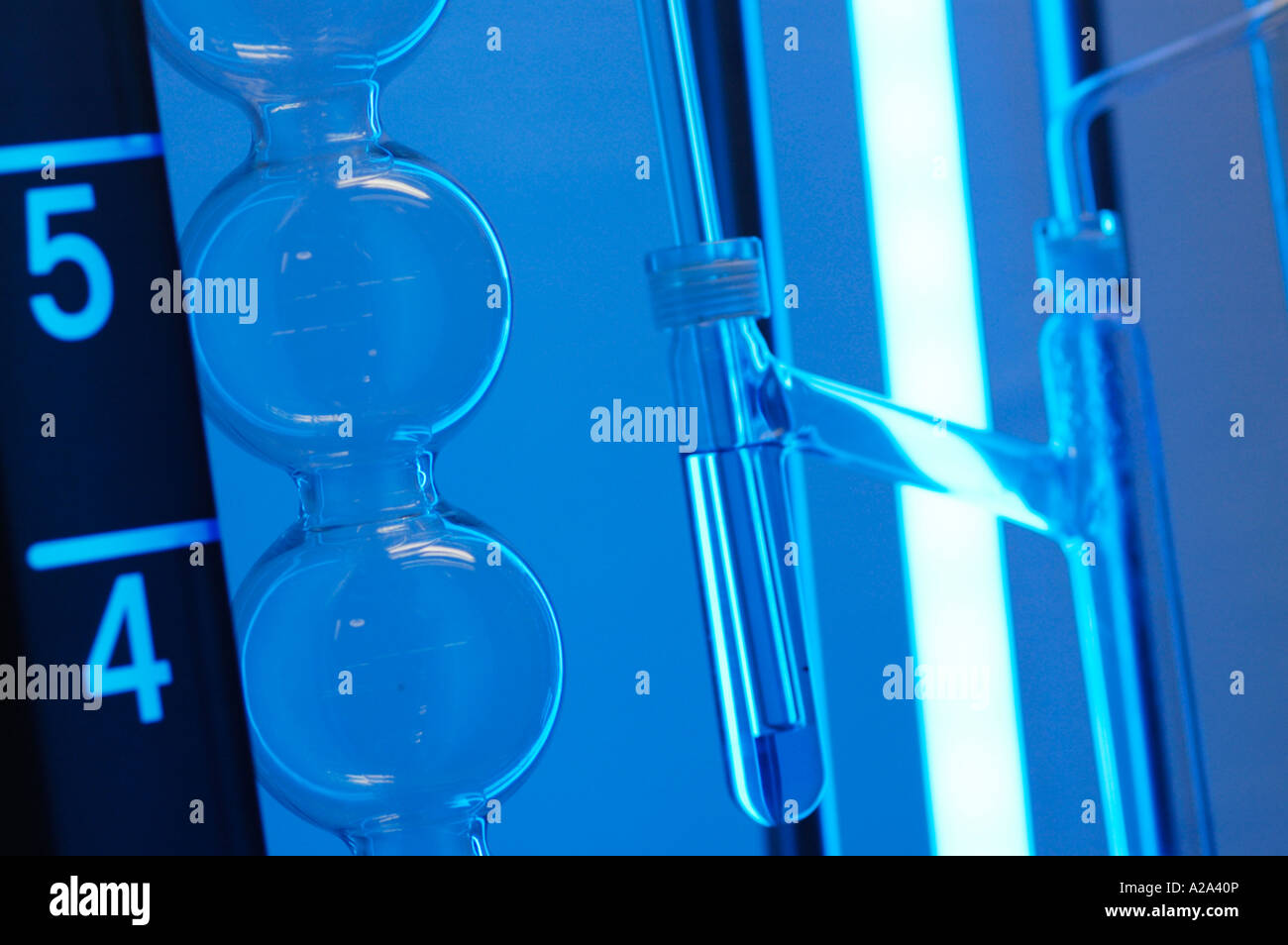 Laboratory test arrangement eprouvette with liquid gadget with ...