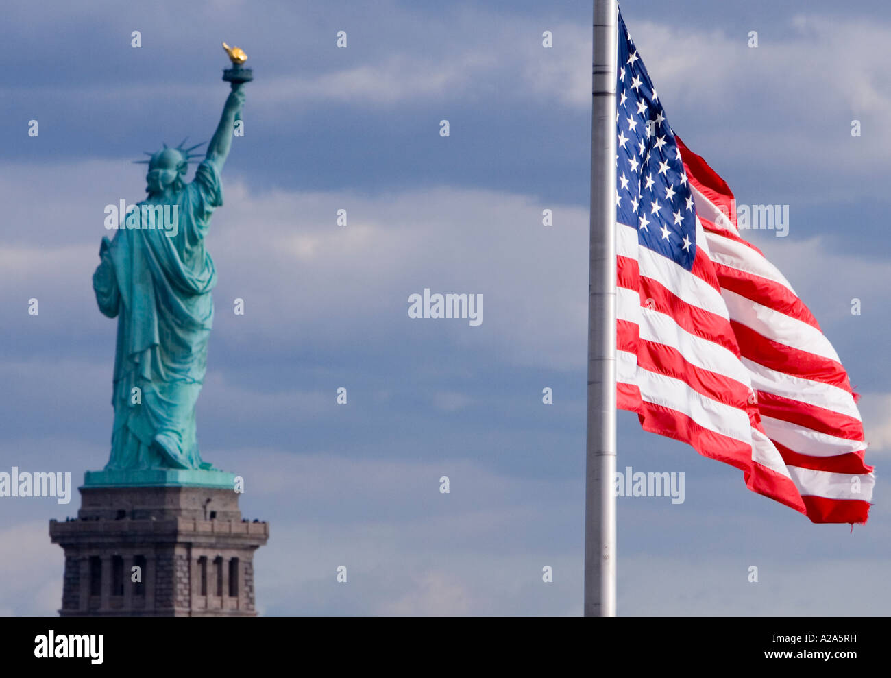 Statue liberty american flag hi-res stock photography and images - Alamy