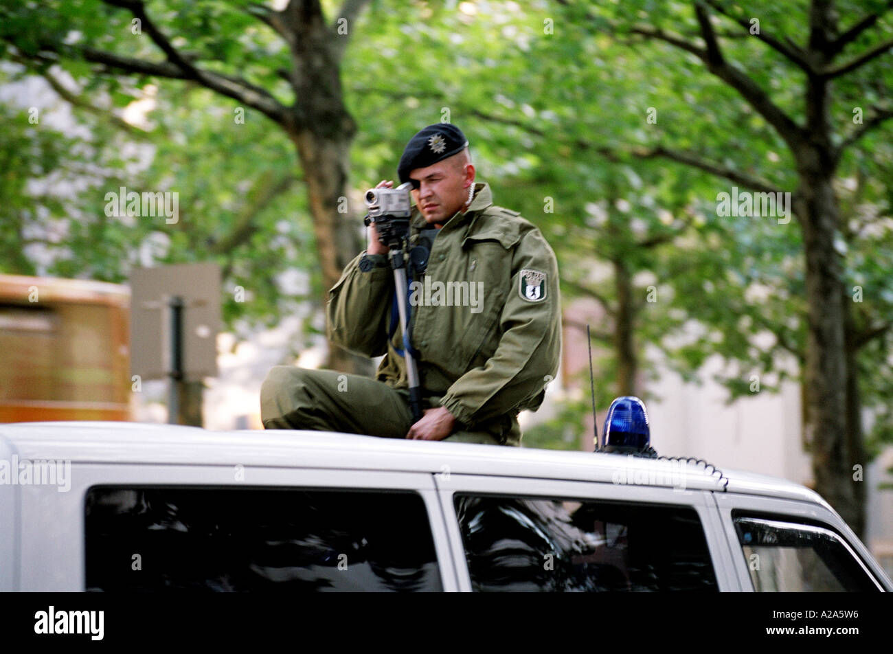 Person filming police hi-res stock photography and images - Alamy