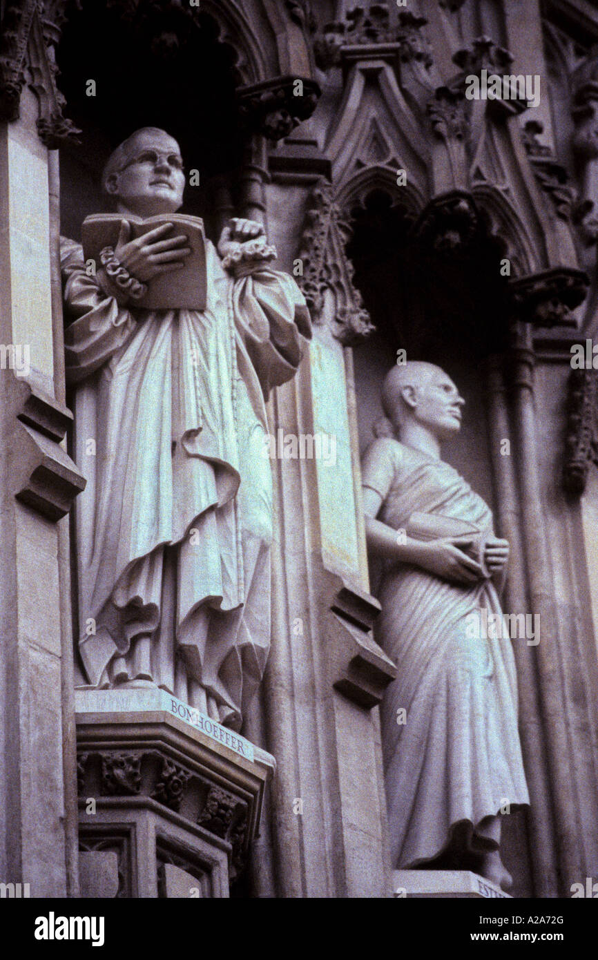 Westminster abbey statues hi-res stock photography and images - Alamy