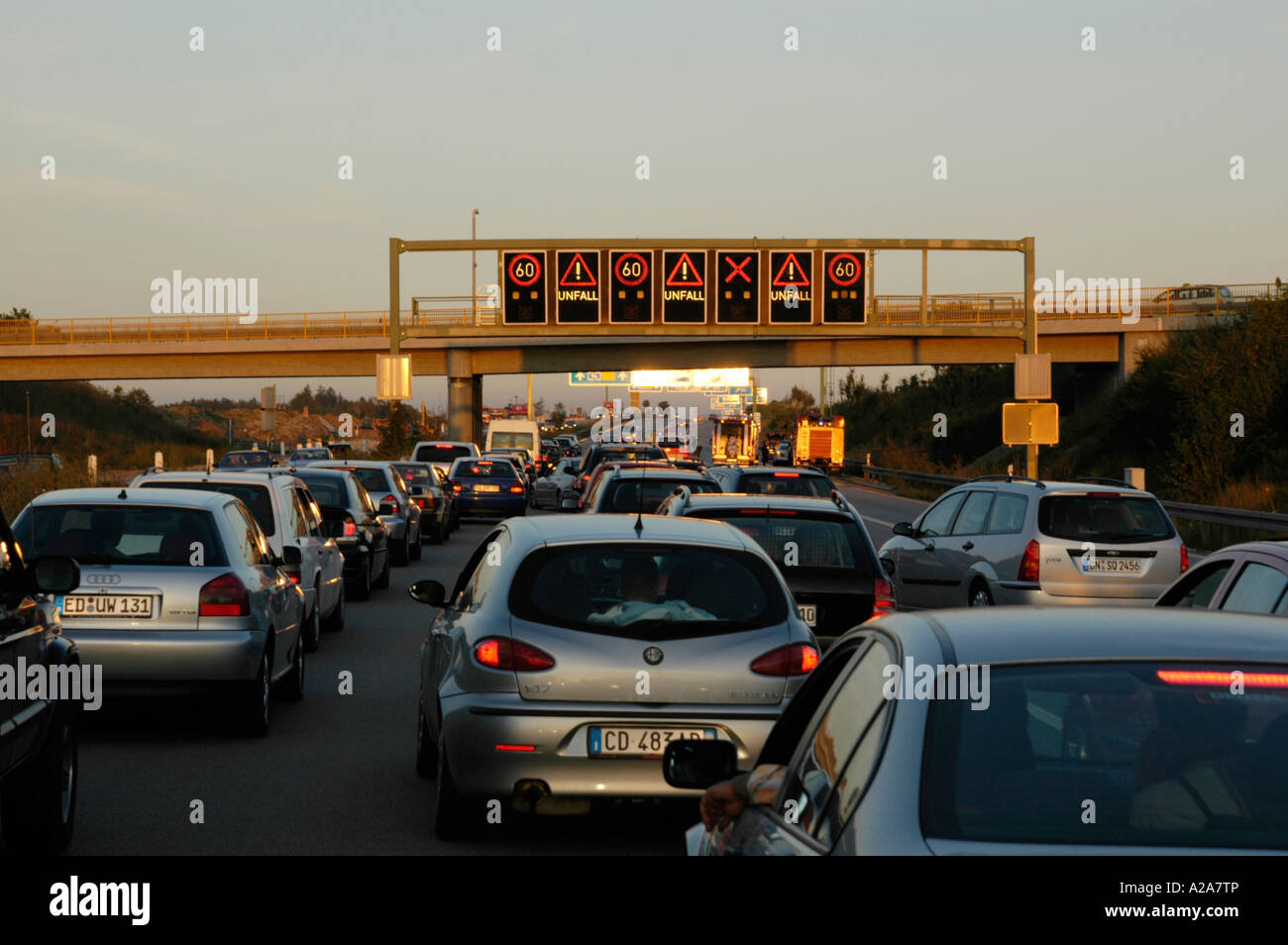 Stop go traffic signs hi-res stock photography and images - Alamy