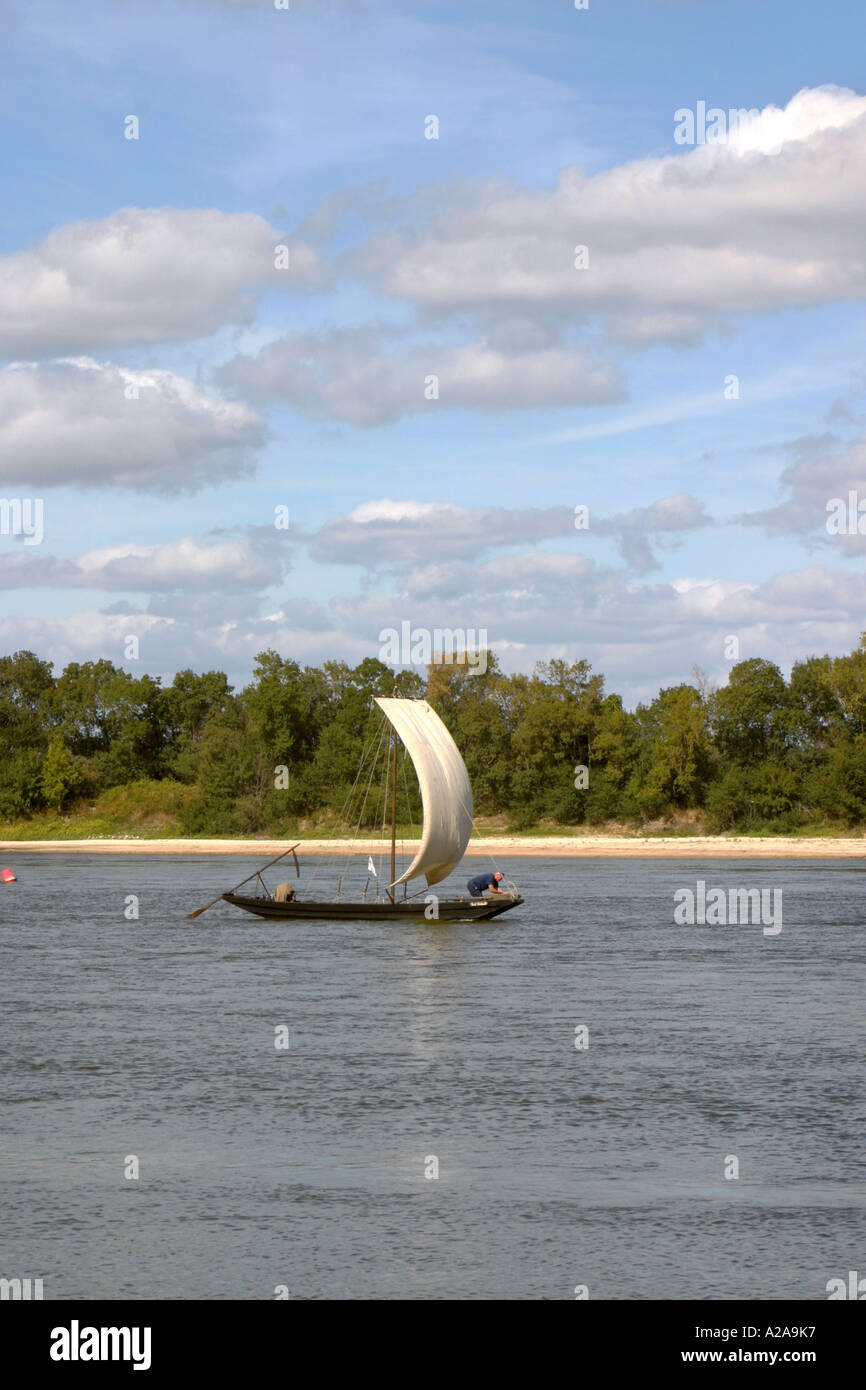 Loire toue boat hi-res stock photography and images - Alamy