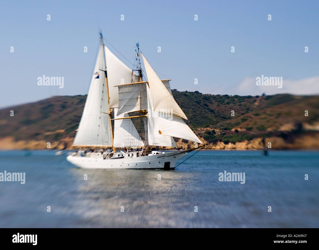 Ship under full sail hi-res stock photography and images - Alamy