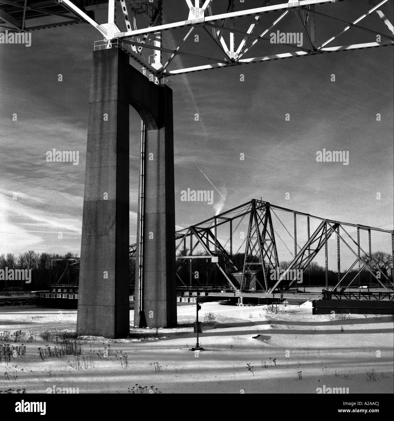 International bridge between USA and Canada Stock Photo - Alamy