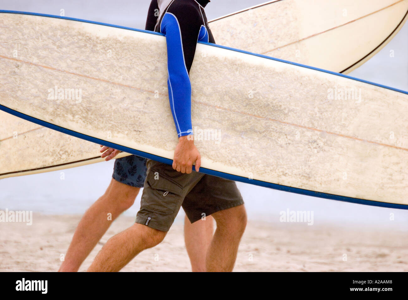 Surfer dudes hi-res stock photography and images - Alamy